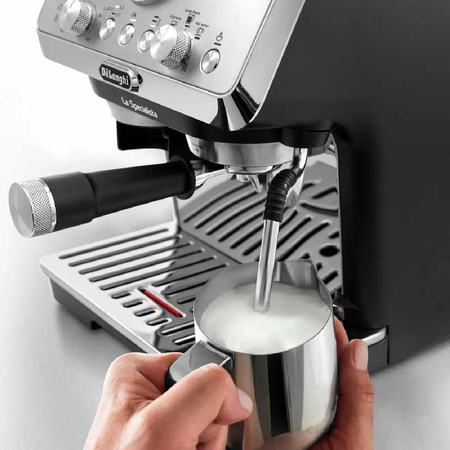 Кофеварка DeLonghi EC9155.MB объем резервуара воды 1.7 литра.