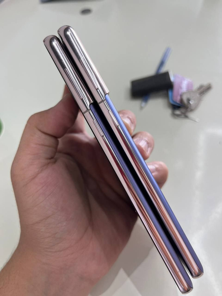 Samsung S21 plus.  ARGNAL