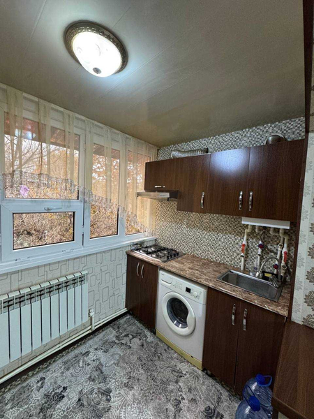 Срочно продаётся квартира Азиз базар 2хком пр/д 3хком