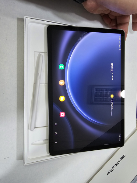 Продаётся планшет Samsung tab 9 fe 5G