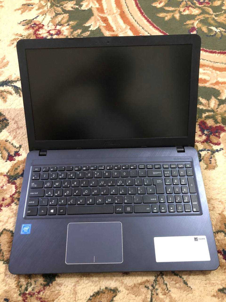 Noutbuk Asus / Intel(R) Celeron(R) N4000 / 1.10GHZ / OZU 4GB