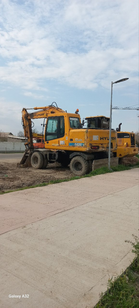 Hyundai 1400 sotiladi