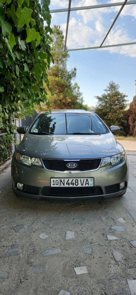 Kia forte 1.6 автомат атмосферный в идеальном состояние