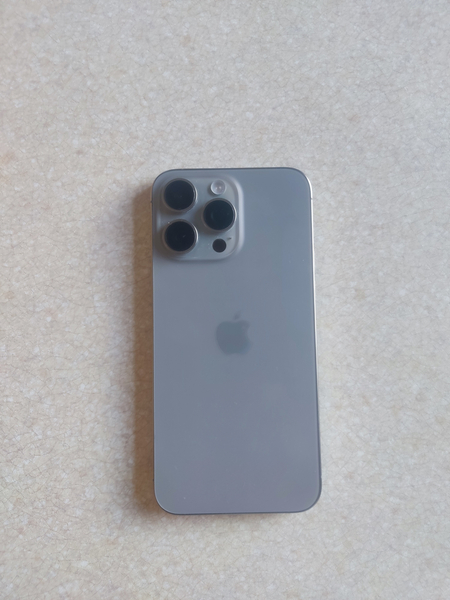 iPhone 15 pro max sotiladi!!