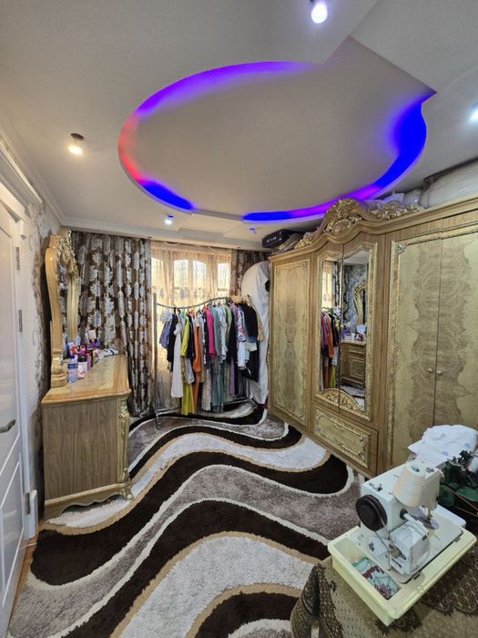 Продается 6 комнатная квартира на 1 этаже, адрес Самгаси ор. 20 школа