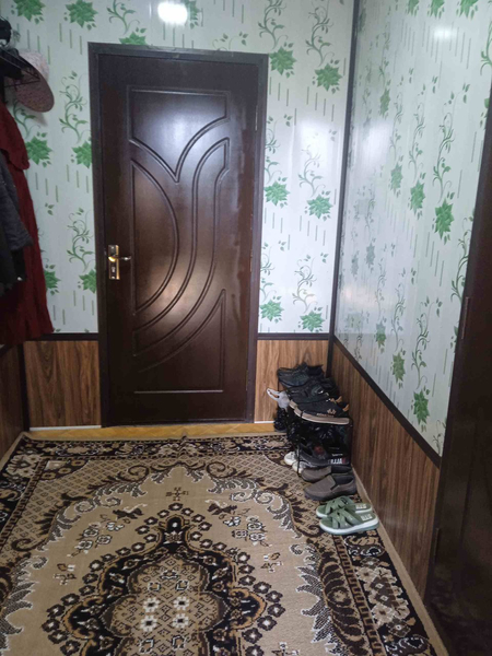 Srochna hovli uy sotiladi 10 sutik