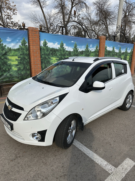 Spark srochno sotiladi,2014 yil 90 000 probeg