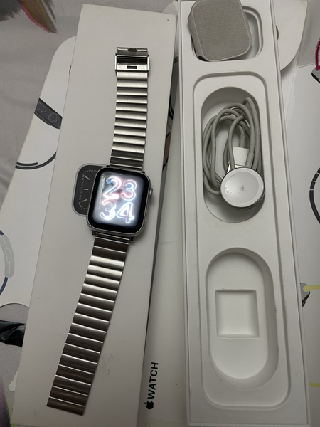 Sroʻchni sotiladi Apple Watch 5 44