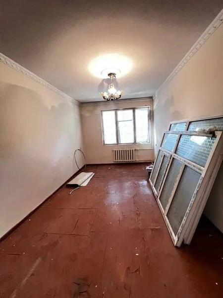 Продается квартира на Чиланзаре 2/1/4 не торец 50м2 Зеркалка