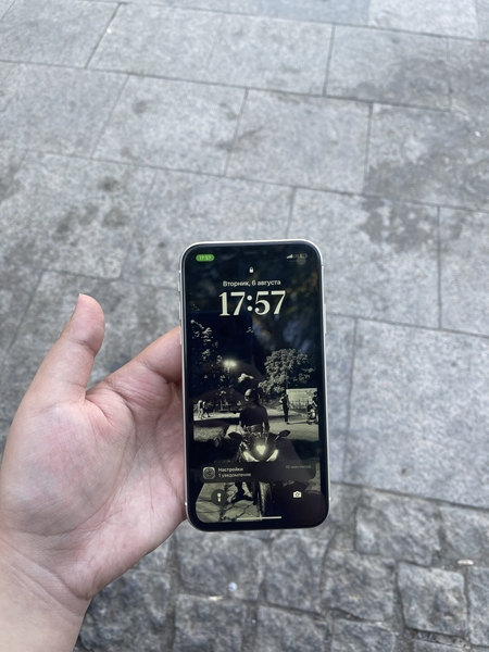 Iphone 11 64 память 76%
