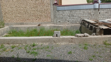 Hovli sotiladi 6 so\\\'tiqli