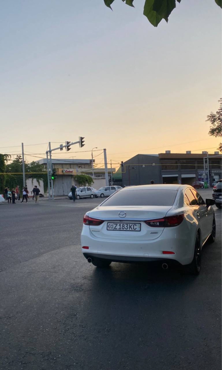 Срочно продается автомобиль Mazda 6
