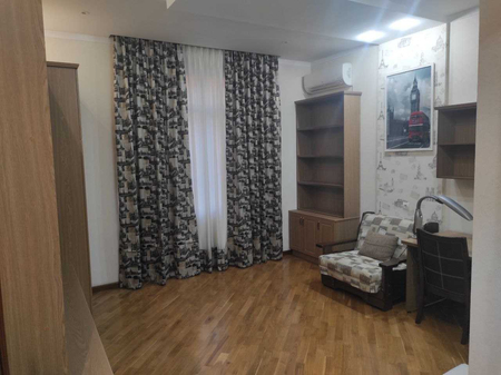 Габус  в центре 5 комн улица Амир Темур и Нукус ориентир басри баба