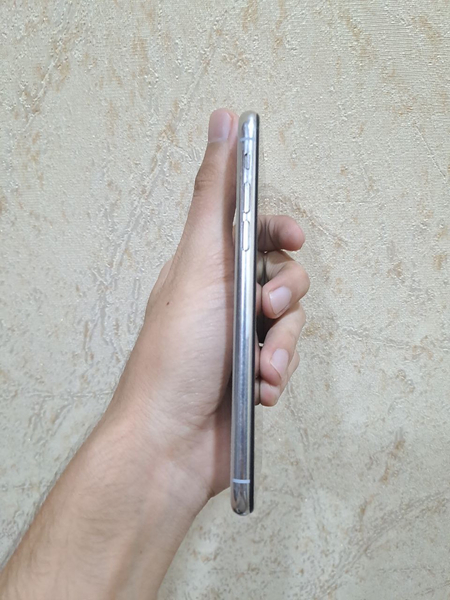 Iphone X 256Gb srochna sotiladi