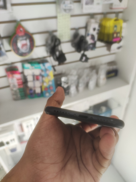 Срочно продам iPhone 7 128G jet black\\nXotira 128\\nRangi jet black\\nKarob