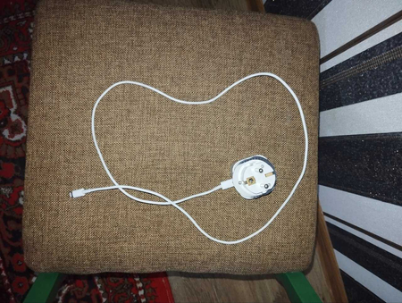 Iphone zaryadchik