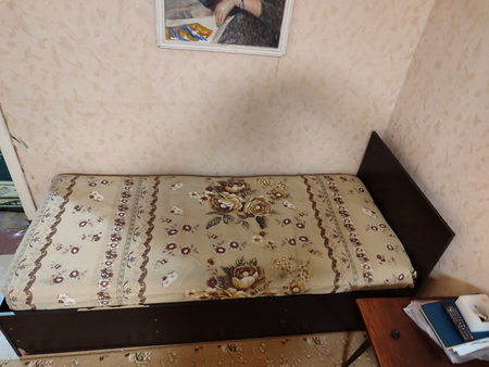 Кровать  сотилади