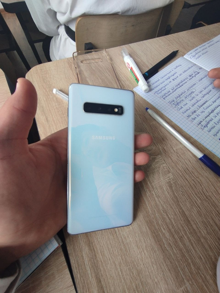 Samsung S10 pilus