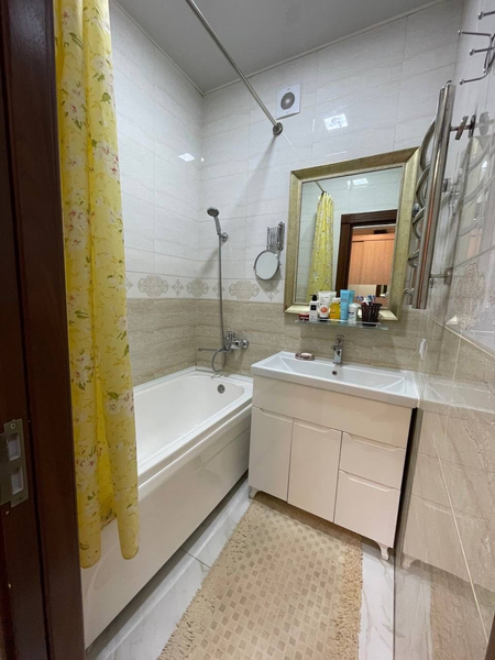Продаю 2 ком кв-ру, ор-р: Дворец Авиастроители.