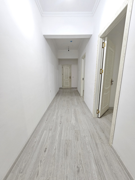Sergeli yangi darxonda 3 xonali kvartira sotiladi