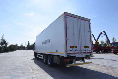 Автофургон Sinotruk Howo-Max 8x4 480 л,с Дизель В Наличии