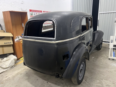 Мерседес бенц 1939года. 
(База W-136)