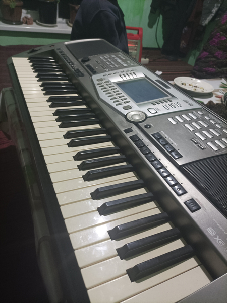 Yamaha PSR 1000 в хорошем состоянии