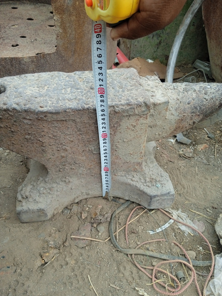 Nakavalnik sandal sotiladi