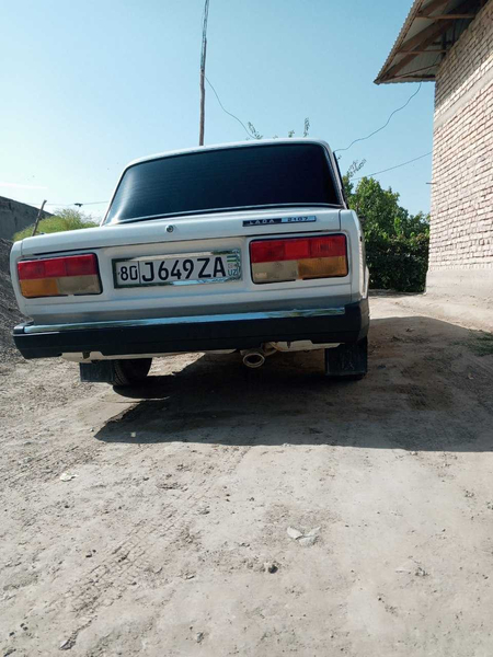 Ваз 2107 сотилади