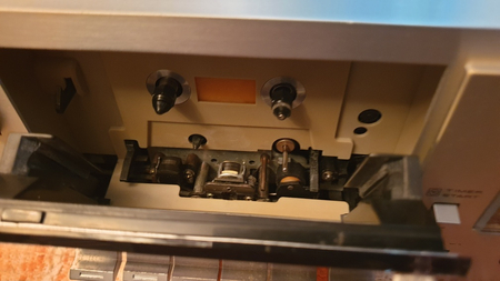 Кассетная дека AKAI