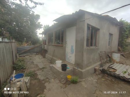 Продаётся дом В городе чирчик 1-Азотчик улица хает гули 61б