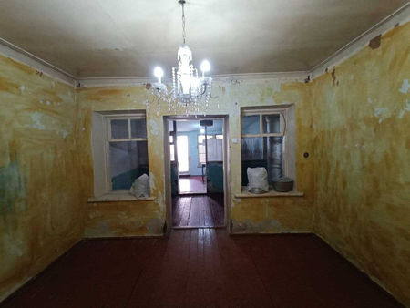 продаётся дом 2х комнатный в общем дворе