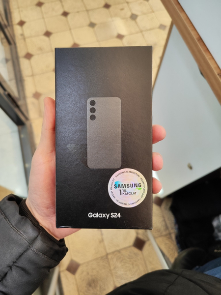 Samsung S24.  Ideal