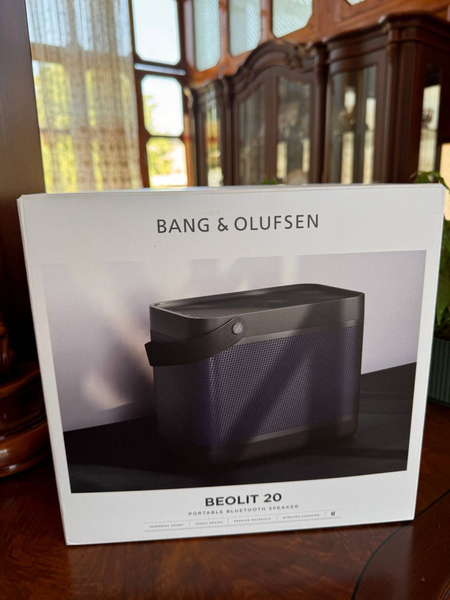 Блютуз Колонка Bang & Olufsen Beolit 20 Black Anthracite