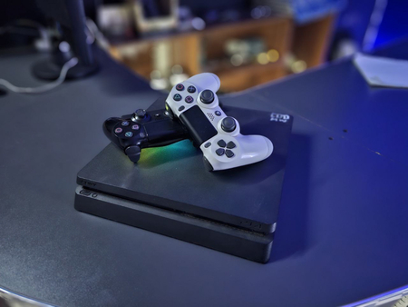 PlayStation Komplekt ideal xolatda srochno