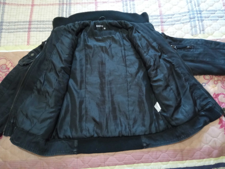 Куртка женская (черная, короткая, разм. XL)