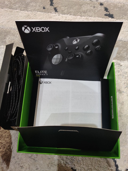 X Box series X в идеальном состоянии и X box elit controller 2