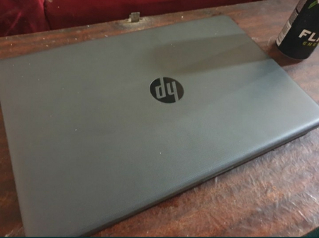 Noutbook Hp sotiladi. Holati a'lo
