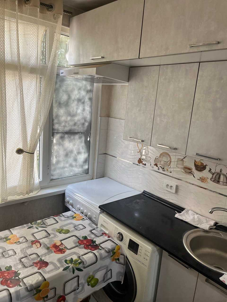 сдается в аренду Кушбеги 4/1/5 с выходом на улицу евро