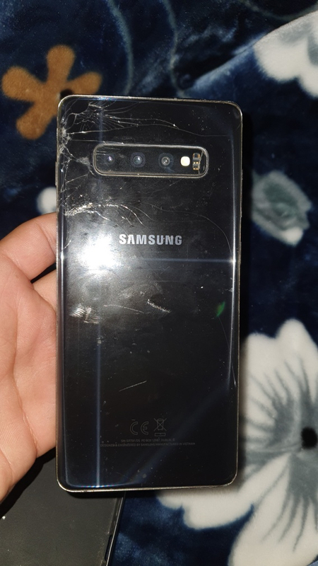 Samsung s10+  arzonga bervoraman