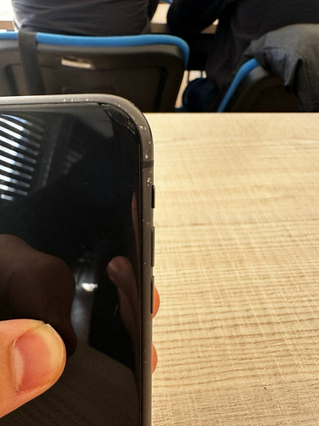 iPhone 11 128talik 83% batarea
