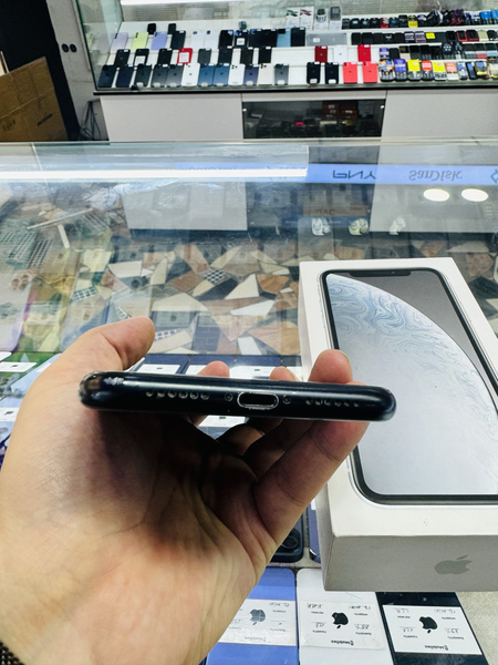iPhone Xr  128 gb black