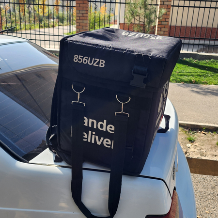 Yandex sumka qora rangda ideal xolatda ishlatilgan
