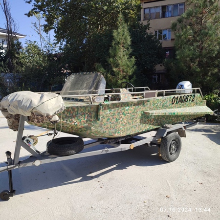 Продаётся новая рыболовно - охотничья дюралевая лодка