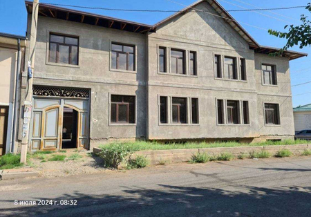 Продается дом 4,4 соток в Юнусабадском районе