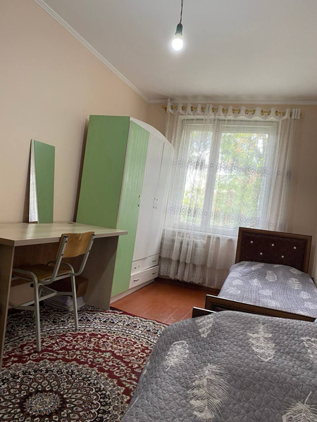 3/3/5 Balkon 2*6 77 seriya Gishtli dom 75kvm Ipotekag berilmaydi.