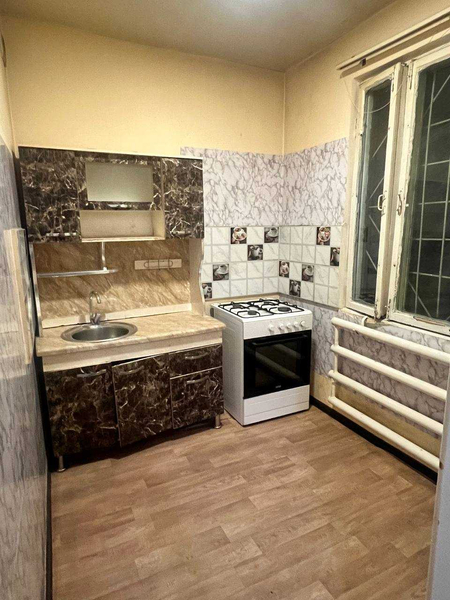 Срочно продаётся 2-х комн квартира в Куйлюк массив-1, 2/1/4