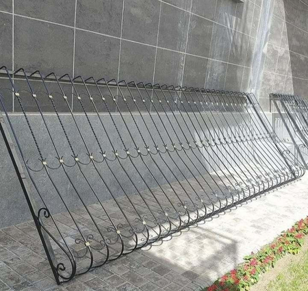 Решётки на окна, казырёк, ролики