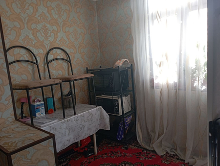 Продаётся Чирчик 2ком 4мик 2этаж