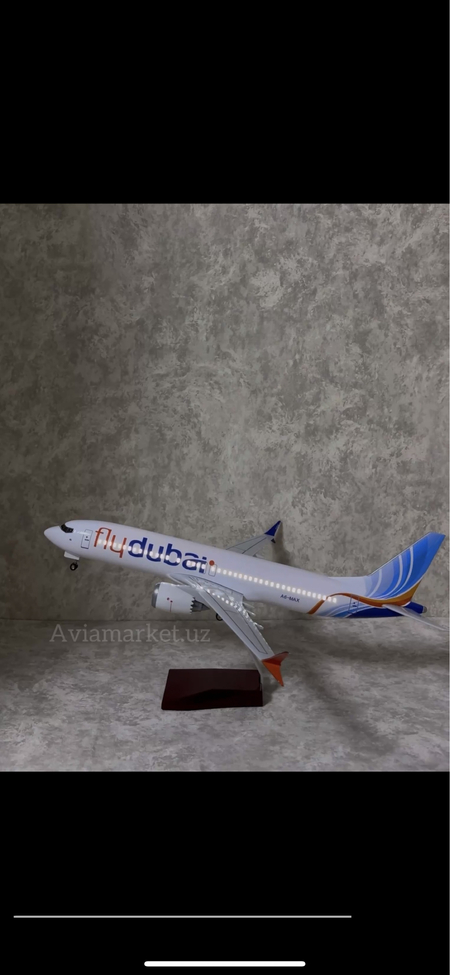 Самолет модель (BOEING-737-MAX Fly Dubai) с Led подсветкой